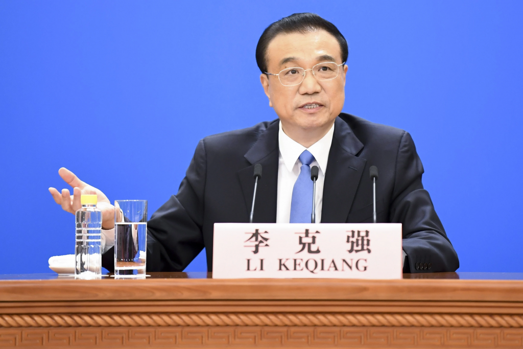 China: While economy slides, Premier LI Keqiang’s political star shines